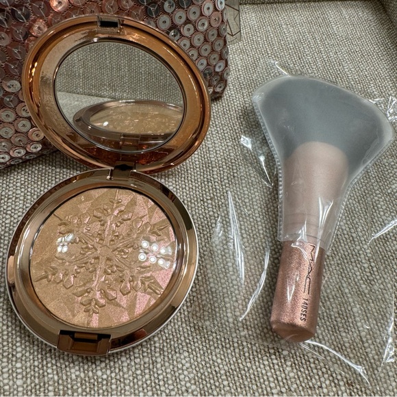 MAC Cosmetics | Makeup | Mac Cosmetics Snow Ball Face Bag Highlighter ...